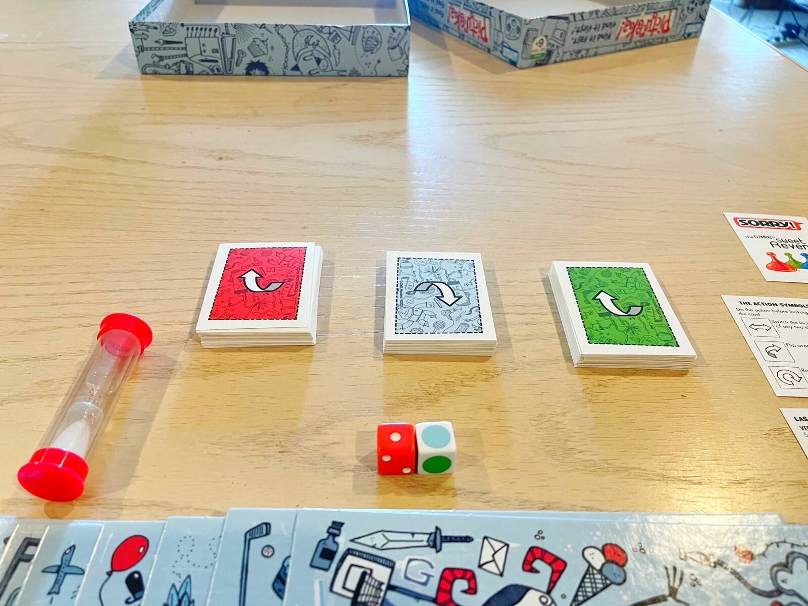 Pictureka ! Board Game Parker Brothers Hasbro Family 6+6 | eBay