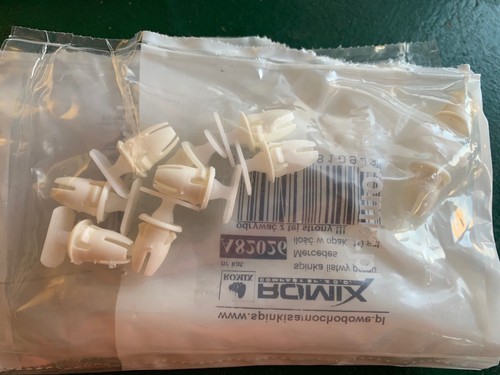 10 Clips door sill trim Mercedes W 202 W 203 W 210 W 220 Number ...