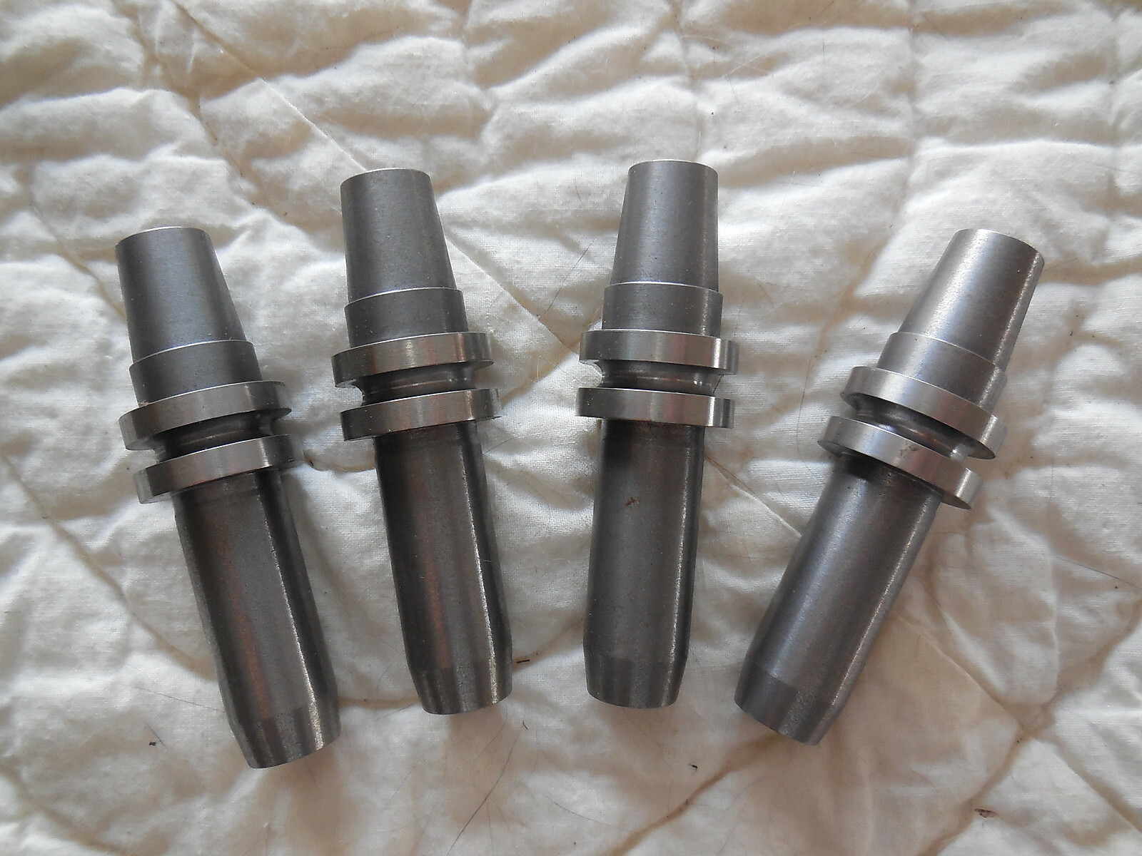 Harley parts NEW 2 lip Valve guide set 1932-40 DL, RL, WL, WLDR, ALL WR ...