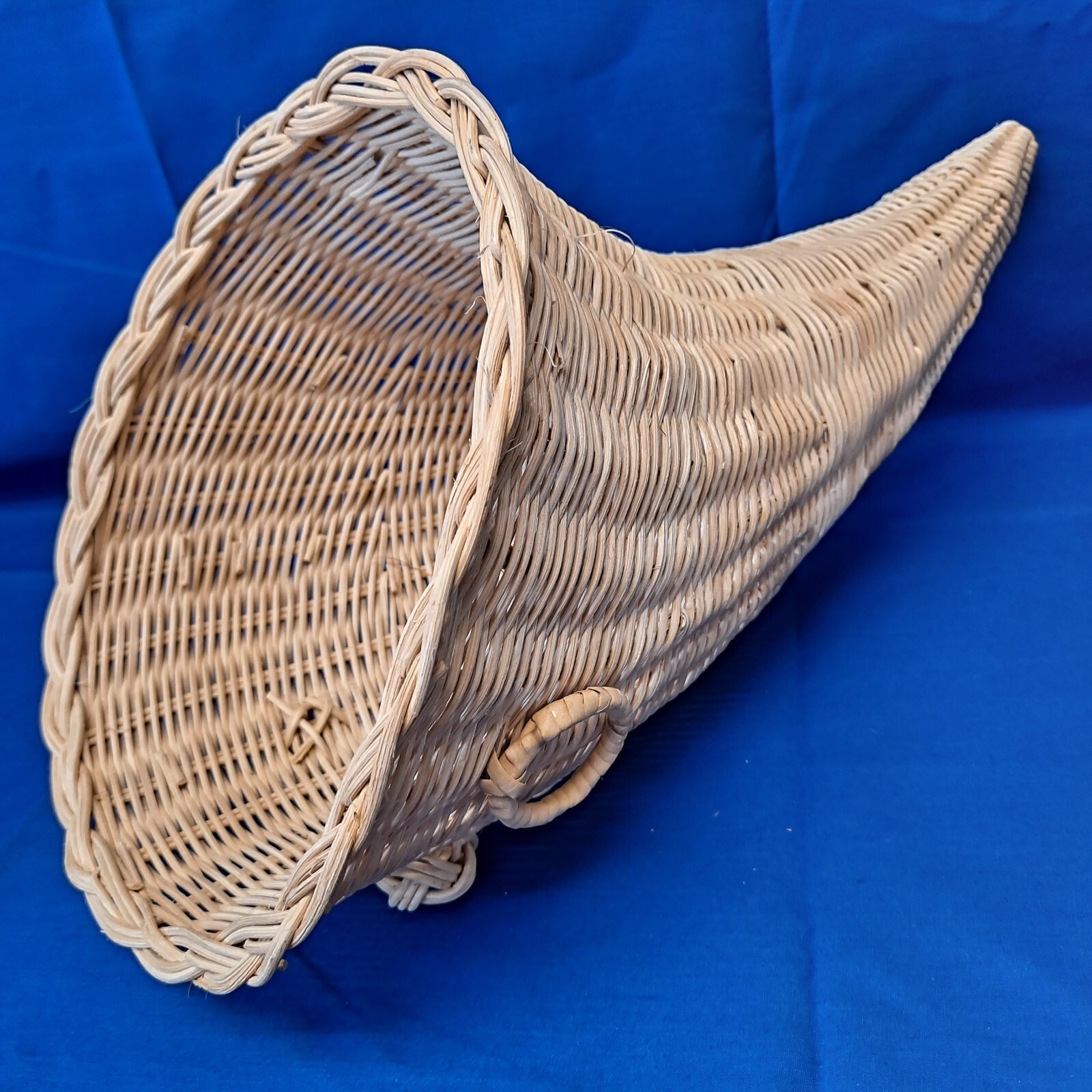 Vintage WICKER CORNUCOPIA BASKET Horn of Plenty Decoration 16 ...