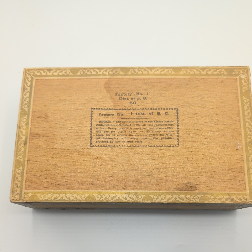 Cigar Box Junk, Old knives, Pipe Tools Navy Items, Cassel Cigar Factory ...