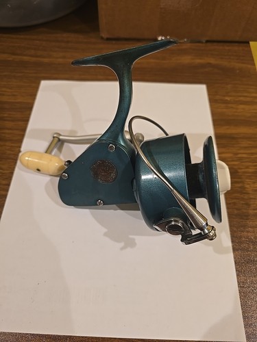 VINTAGE PENN 704 SPINFISHER GREEN "greenie" SPINNING REEL | eBay