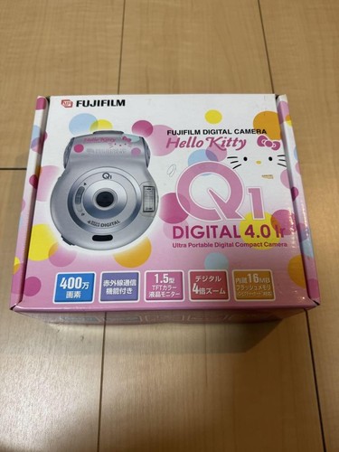 Fujifilm Hello Kitty Q1 Digital Camera 4MP Compact Retro Collectible ...