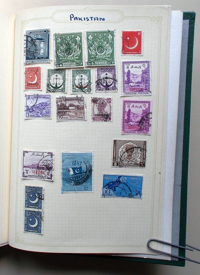 Old Green Stanley Gibbons Simplex Junior Stamp Album with Commonweath ...