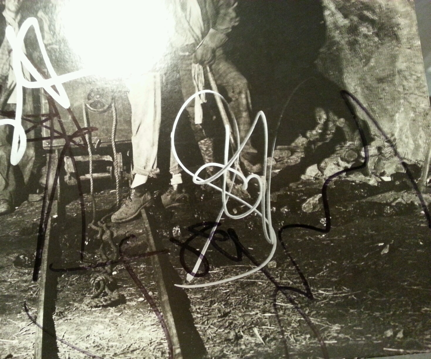 Aerosmith Signed Steven Tyler Joe Perry Autograph Joey Kramer Tom ...