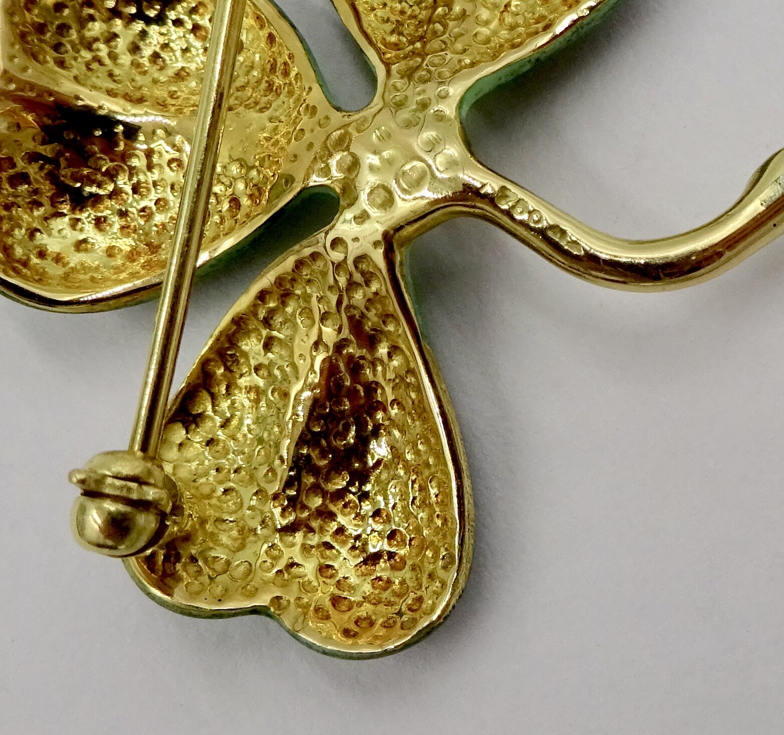 ANTIQUE 18K GOLD ENAMEL DIAMOND CLOVER PIN BROOCH - Gem