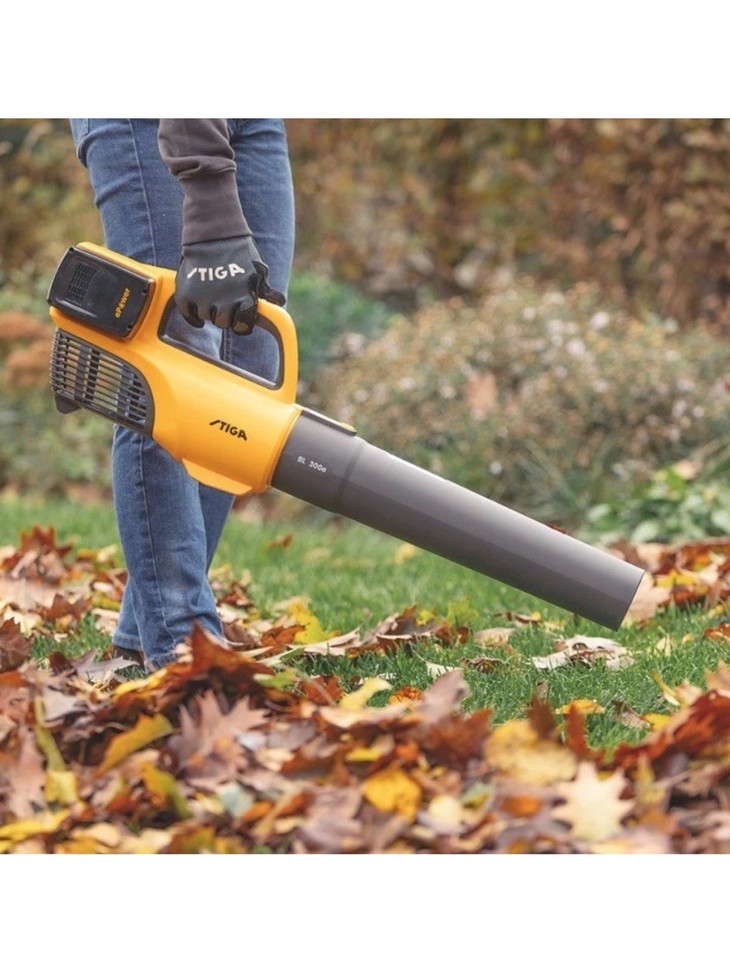 Stiga 40V Cordless Garden Leaf Blower BL 300e - 2x 4Ah Batteries ...