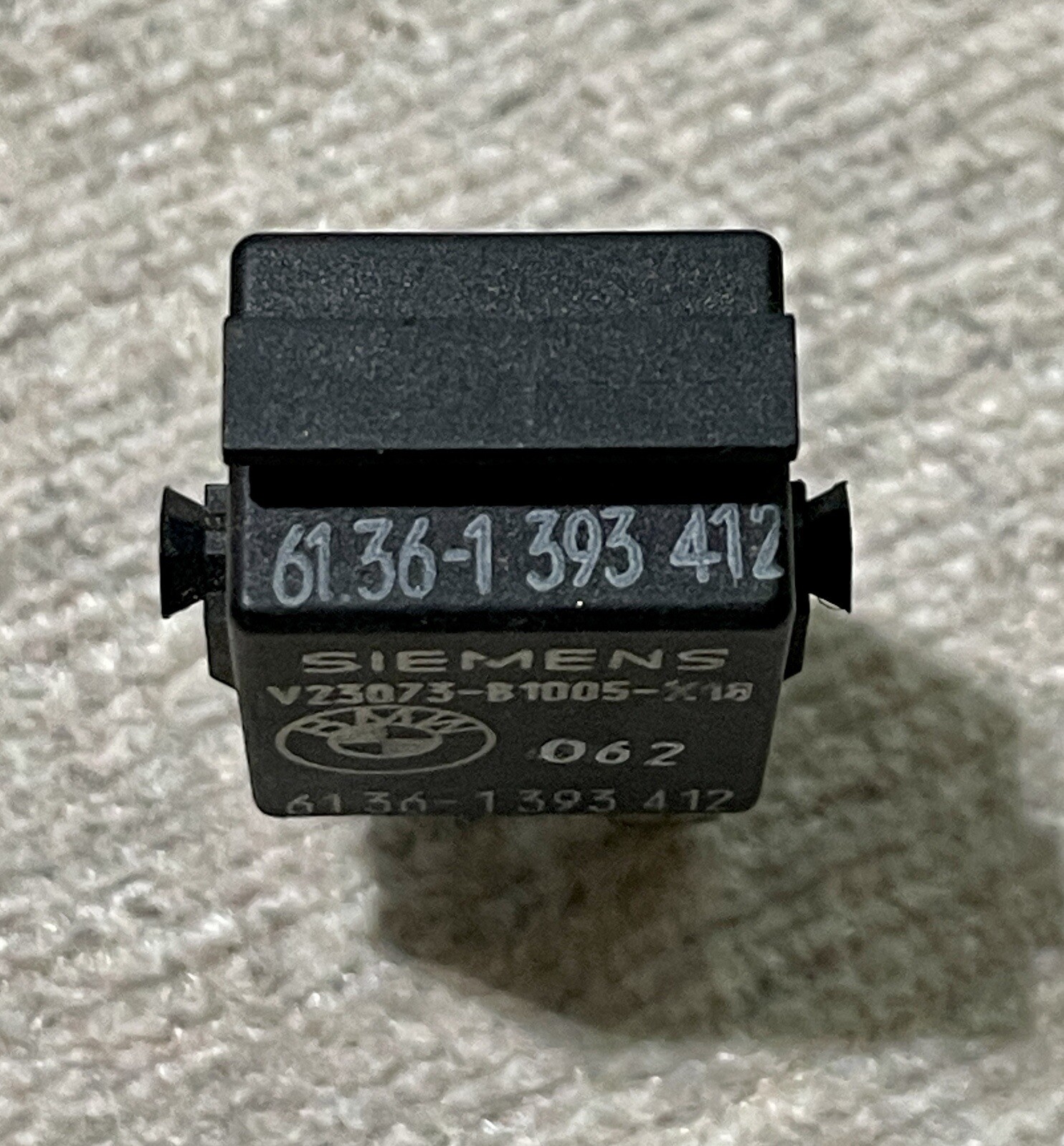 BMW R 1200 OEM Mini Relay 61.36-1 393 412 Siemens V23073-B1005-X18 ...