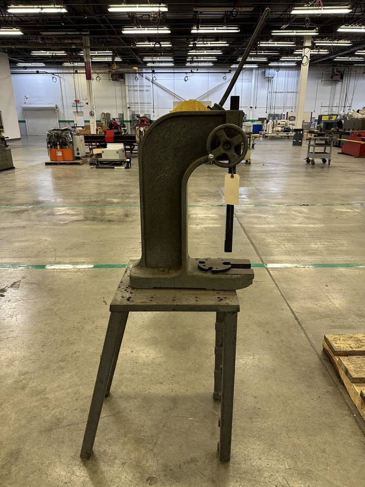 Dake 1-1/2 B 3 Ton Arbor Press on Heavy Duty Steel Table | eBay
