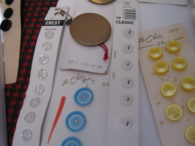 Large lot of Vintage Carded Card Buttons more than 160 buttons | eBay