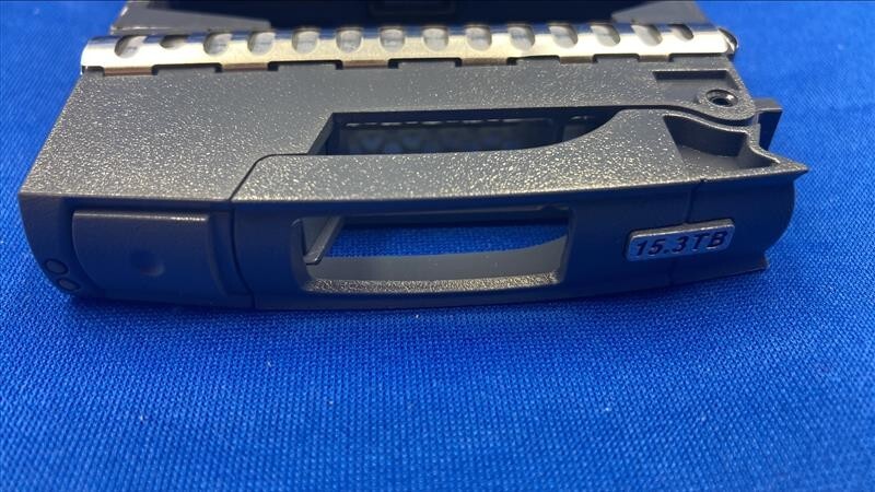 X670A NetApp 15.3TB 2.5" SAS 12Gbps SSD 108-00530 MZ-ILT15T0 ...