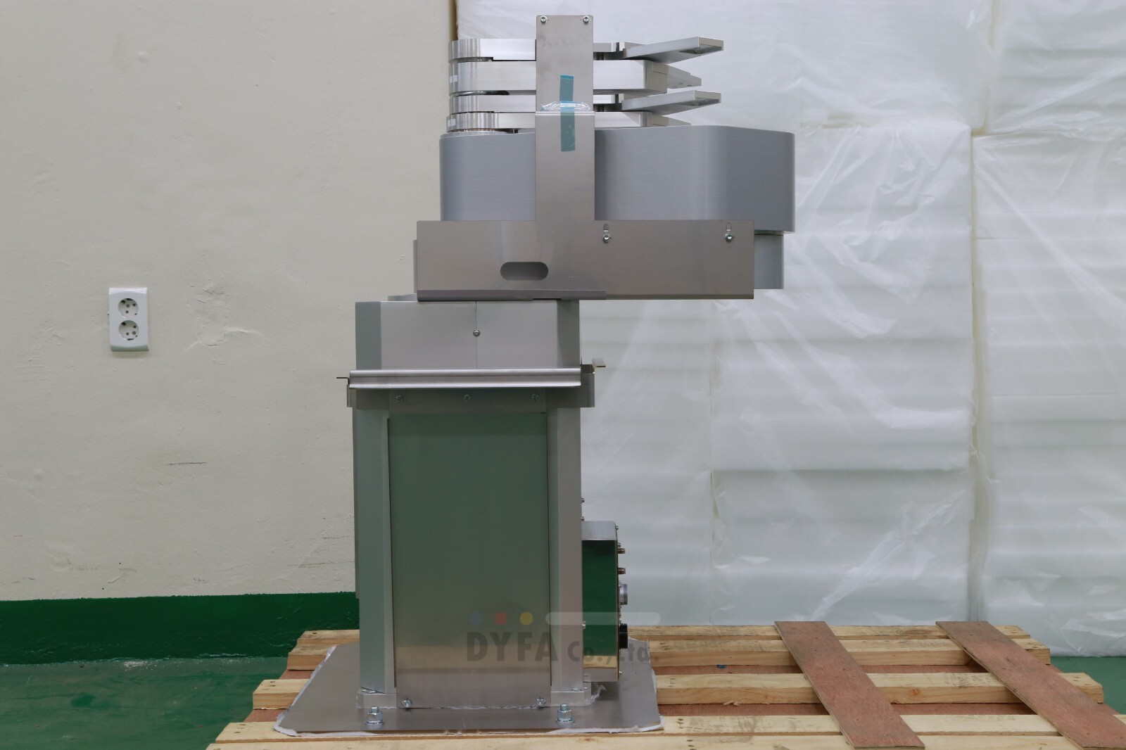 SANKYO WAFER ROBOT NNB SC5000-EX2-1001 & ROBOT SR8262PSK03 SEM-I-1465 ...
