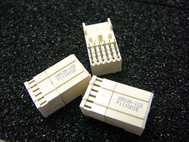 FCI 89039-102 METRAL Connector Receptacle 8-Pos 4-Row R/A GOLD **NEW ...