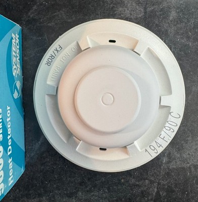 System Sensor 5604 Fixed Temperature Heat Detector - White 783863022470 ...