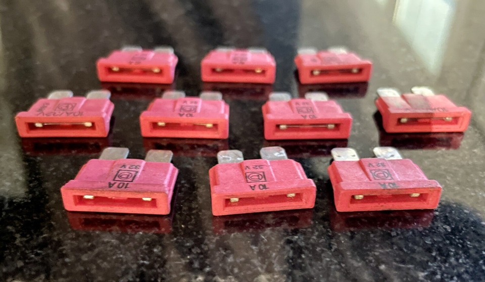 BMW Fuse Fuses Red 10 Amp Set of 10 Medium OEM E30 E36 E39 E46 E53 E38 ...