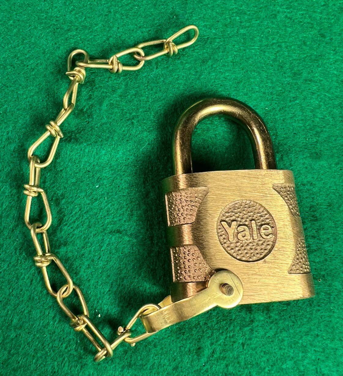Vintage YALE 840 Super Pin Tumbler Padlock w/ Becket Chain NOS | eBay