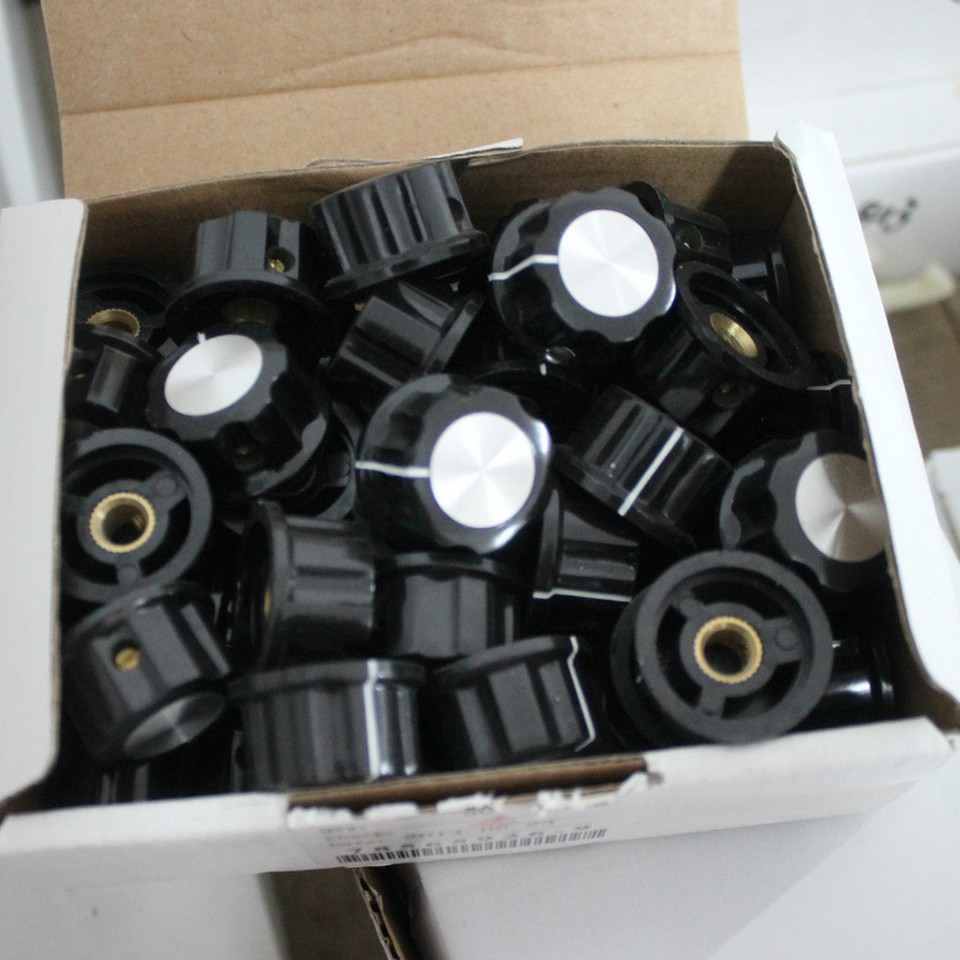 (2 PCS) MF-A03, Boss Style Knob, For Ham Radio/Audio 1/4" Shaft... USA ...