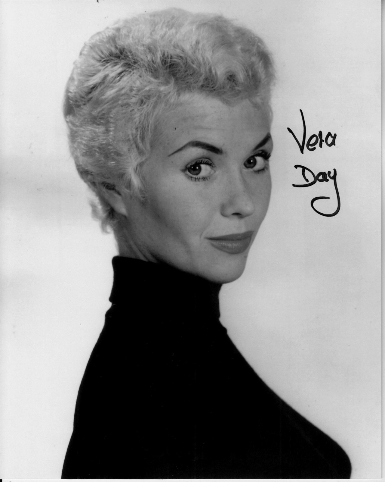 VERA DAY hand-signed BEAUTIFUL YOUNG B/W CLOSEUP 8x10 authentic w/ UACC ...