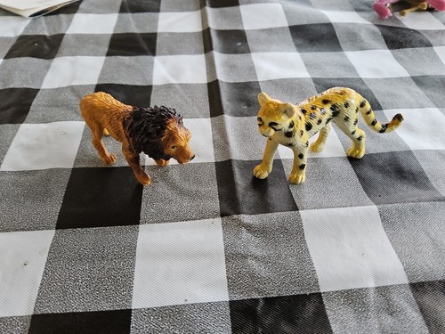 Lion Leapard Animal Serengeti Wildlife Toy Figure Vintage Jungle Tm ...
