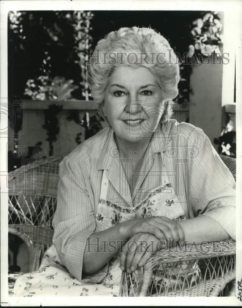 1995 Press Photo Actress Maureen Stapleton stars in "Family Secrets ...
