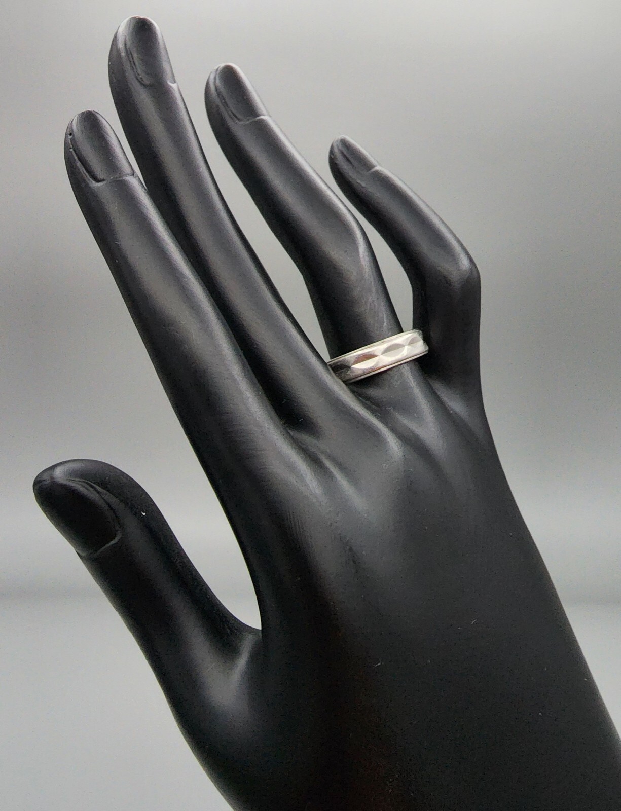 900 Pt Platinum 100 Ir Iridium Comfort 2mm Wedding Band Sz 7.5 Ring Pt ...