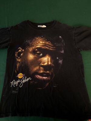 Los Angeles Lakers Vintage 90s Magic Johnson Portrait T-Shirt - Salem ...