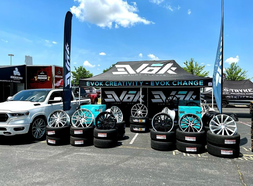 24" EVOK ev03 24x10 Gloss Black SS Lip 6x5.5 6x139.7 +25 Chevy GMC | eBay