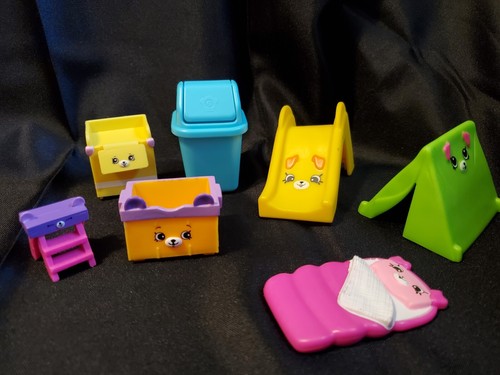 SHOPKINS LOT of OUTSIDE FUN CAMPING FURNITURE slide Mailbox Trash can 7 ...