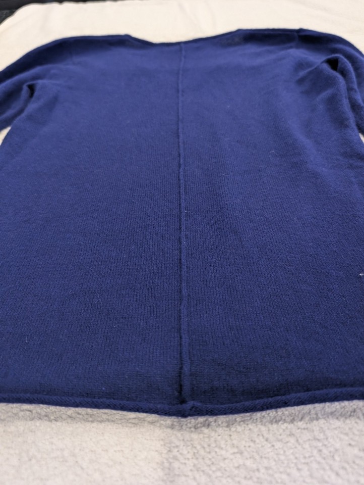 100% Cashmere v neck Sweater Neiman Marcus | eBay