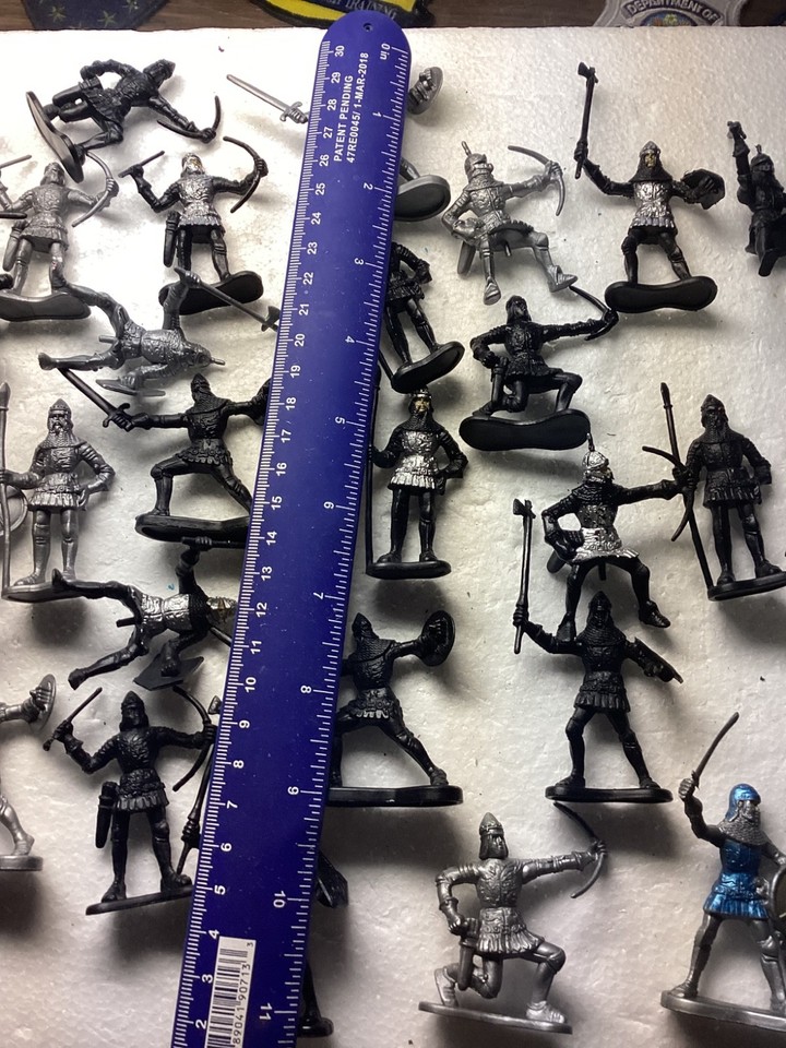 Medieval Toy Knights 2” Plastic Soldiers Unbranded Lot of 46 Figures ...