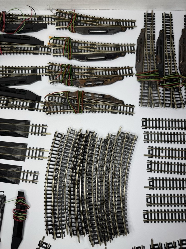 N Scale ATLAS Large Lot of 85 Pieces of Track, Bridges, Switches ...
