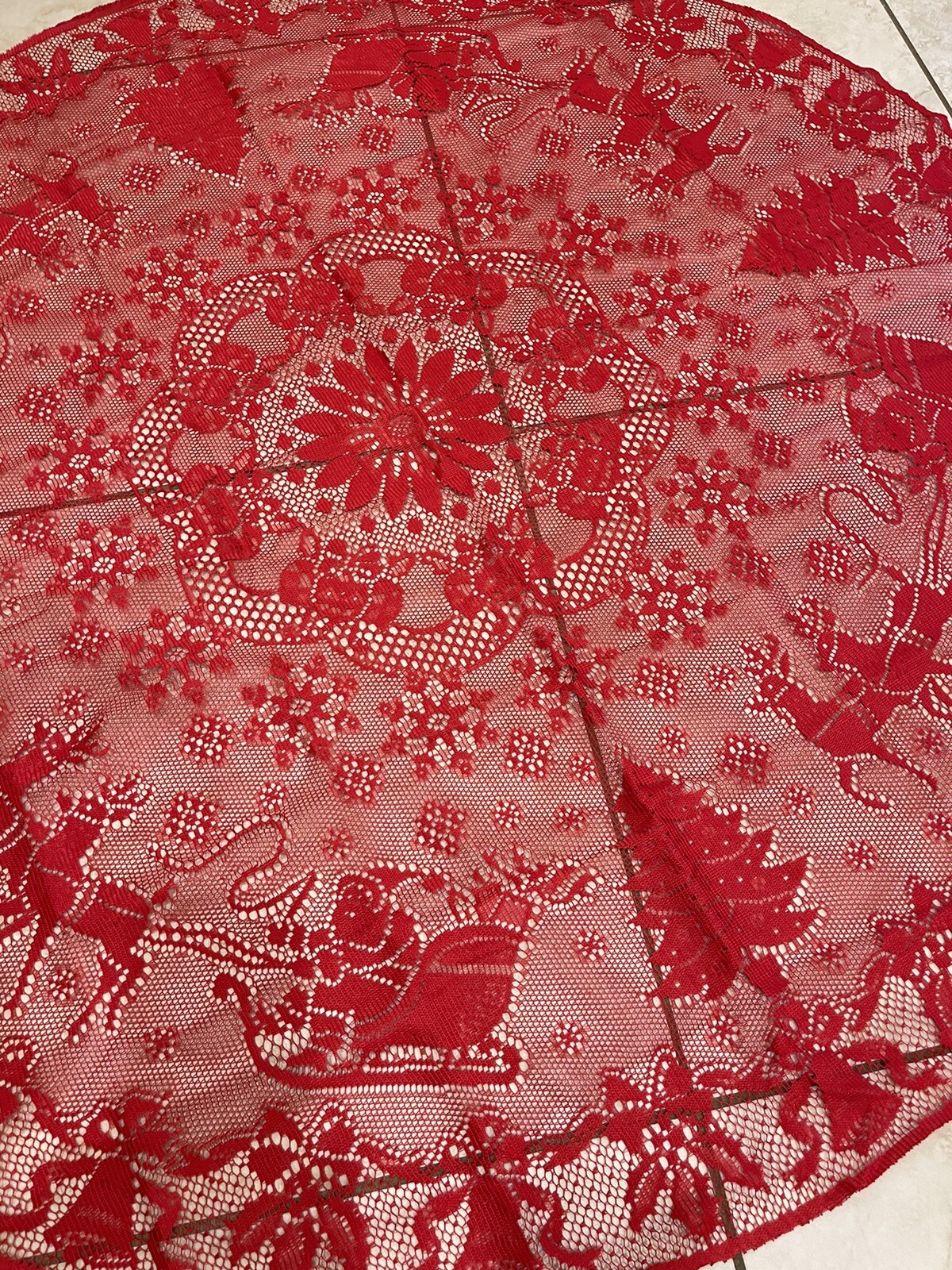 Heritage Lace 45” Round Red Christmas Table topper/ Runner (150) | eBay