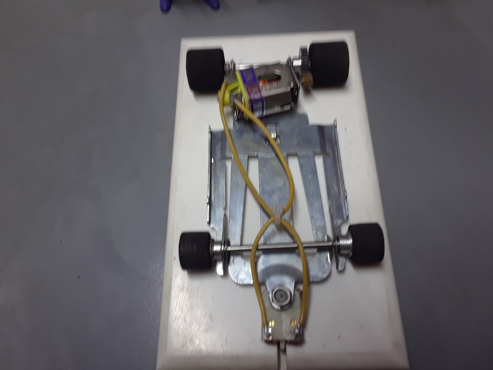 1/24 slot car. parma 4'' flexi. new s16d tested on wood track runs good ...