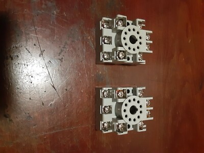 NOS / USED IDEC 11 PIN OCTAL RELAY BASE SR3P - 05 84913 RELAY MOUNT 10A ...