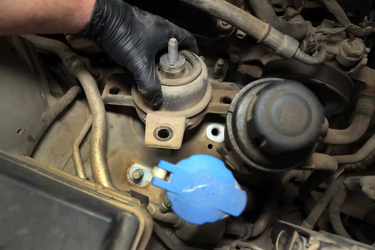 How to Replace Engine Mounts