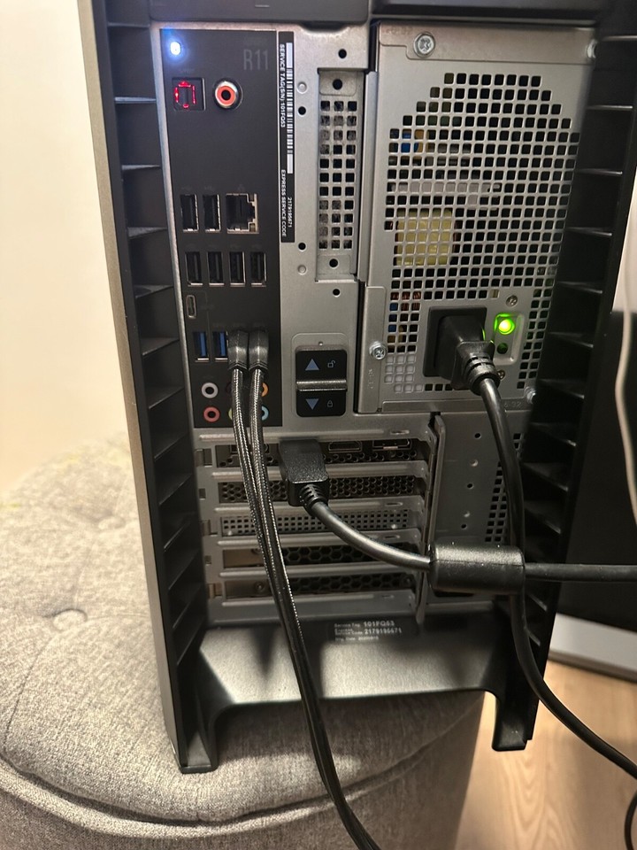 Alienware Aurora R11 Gaming PC – i7-10700K, RTX 2080 Super, 32GB RAM ...