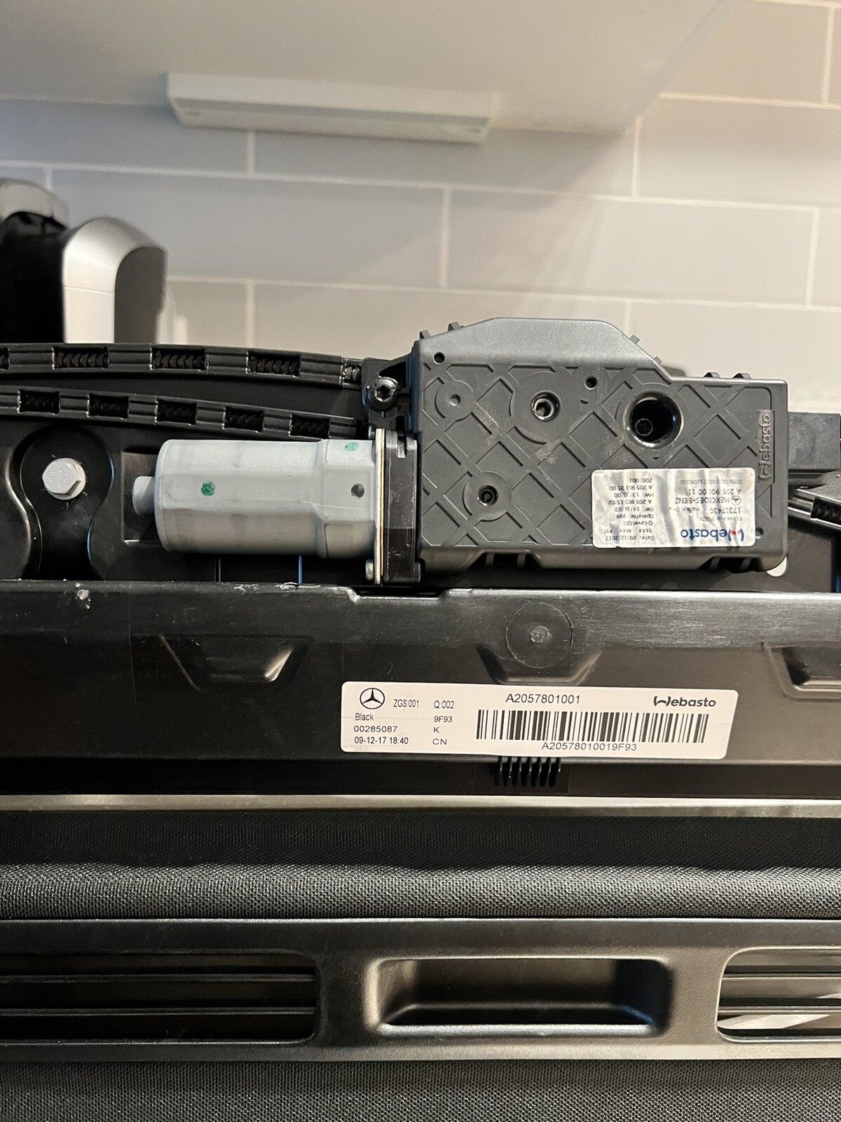 2018 Mercedes C 300 Sunroof rail/track with motor | eBay