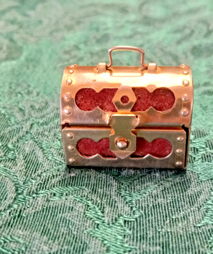 Vintage Brass Minature Treasure Chest Thimble Holder Italy Pre-owned | eBay