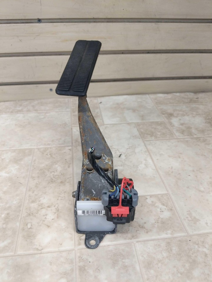 1997-2004 C5 Corvette OEM Accelerator Gas Pedal with Sensor | eBay