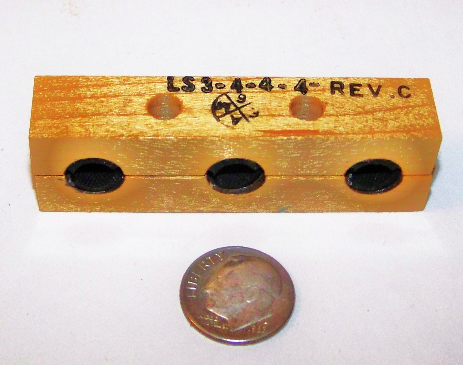 LOCKHEED MARTIN LS3-4-4-4 AIRCRAFT TUBE CLAMP WOOD FAIRLEAD 2-1/2 L 1/2 ...