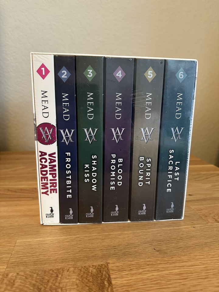 SEALED NEW Vampire Academy Book Box Set 1-6 by Richelle Mead Movie ...