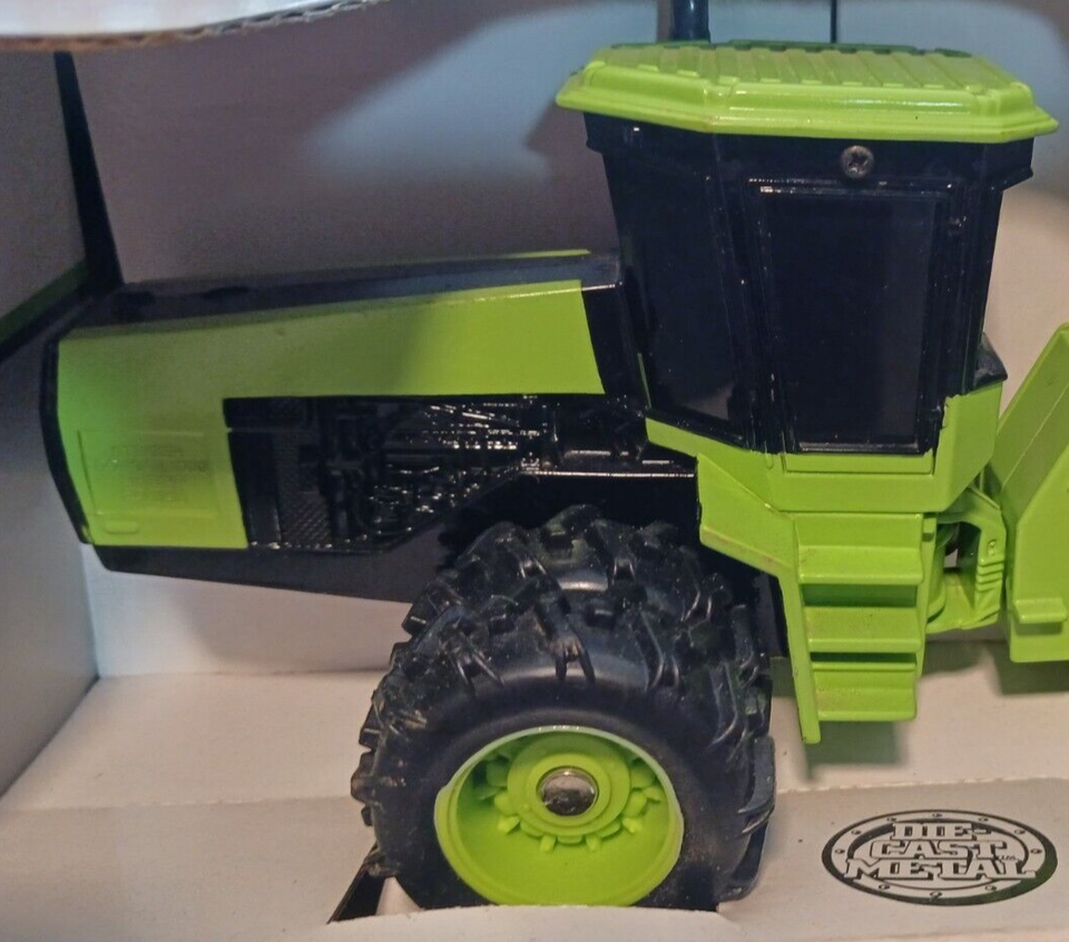 ERTL = STEIGER COUGAR 1000 4 WHEEL DRIVE TRACTOR = 1/32 SCALE = SPECIAL ...