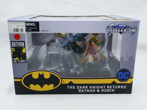 Batman: Dark Knight Returns Batman and Carrie Kelly DC Gallery Statue ...