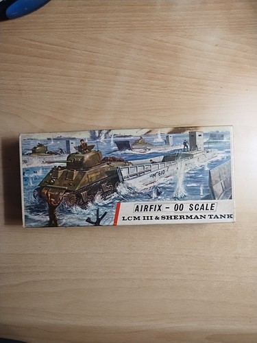 HO/00 Scale LCM III & Sherman tank(no outer plastic | eBay