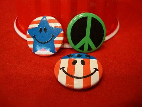 Vintage Political Pinback Buttons- Lot of three 1" Peace & Happy Flag ...