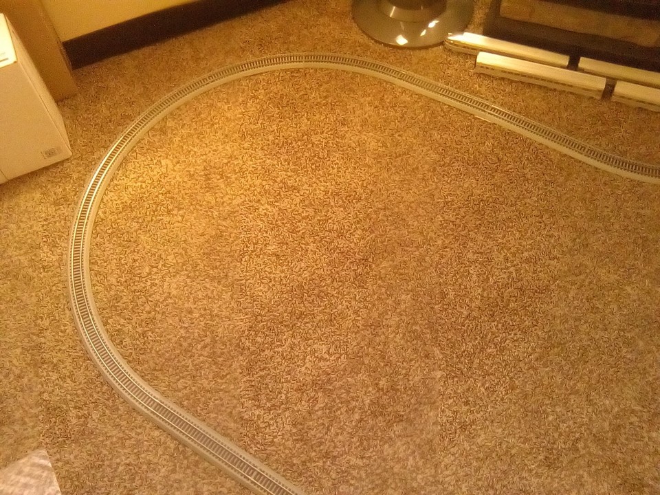 Bachmann HO Scale Nickel Silver EZ Track 48" X 87" Offset Oval Set ...