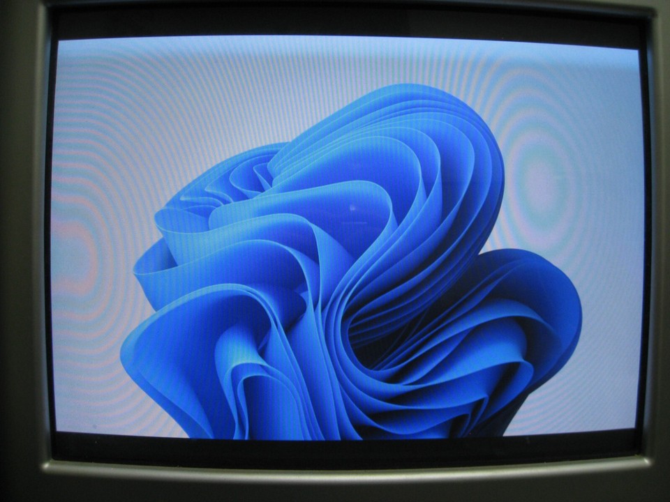 Compaq 7500 16" CRT VGA Computer Monitor Color Tube Screen Retro Gaming ...