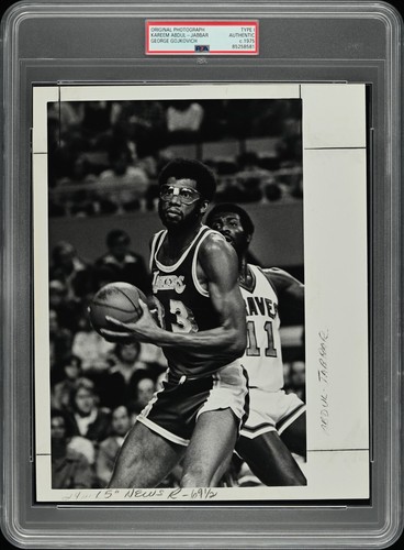 1975 Kareem Abdul-Jabbar vs Bob McAdoo PSA Type 1 Photo I By George ...