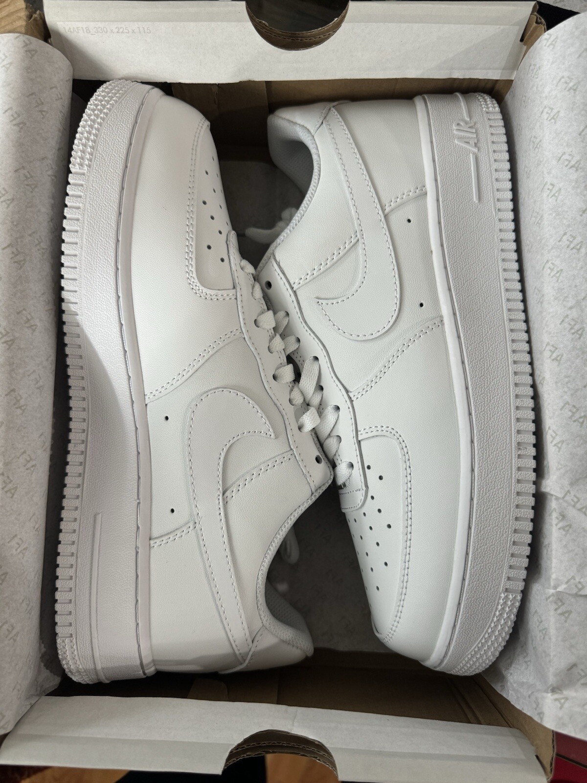 NIKE