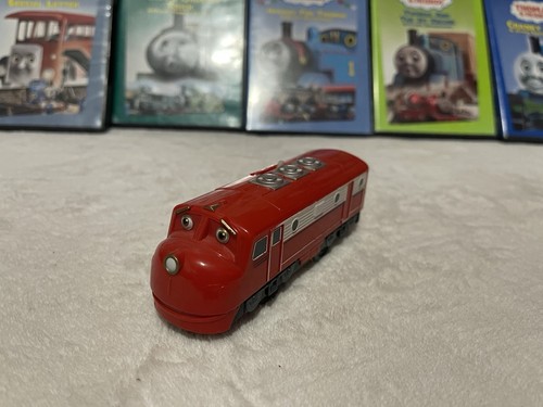 Thomas And Friends Chuggington TOMY Trackmaster Plarail Wilson Engine ...
